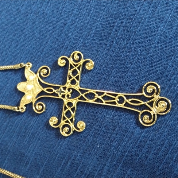 Sarah Coventry | Jewelry | Sarah Coventry Cross Gold Necklace | Poshmark